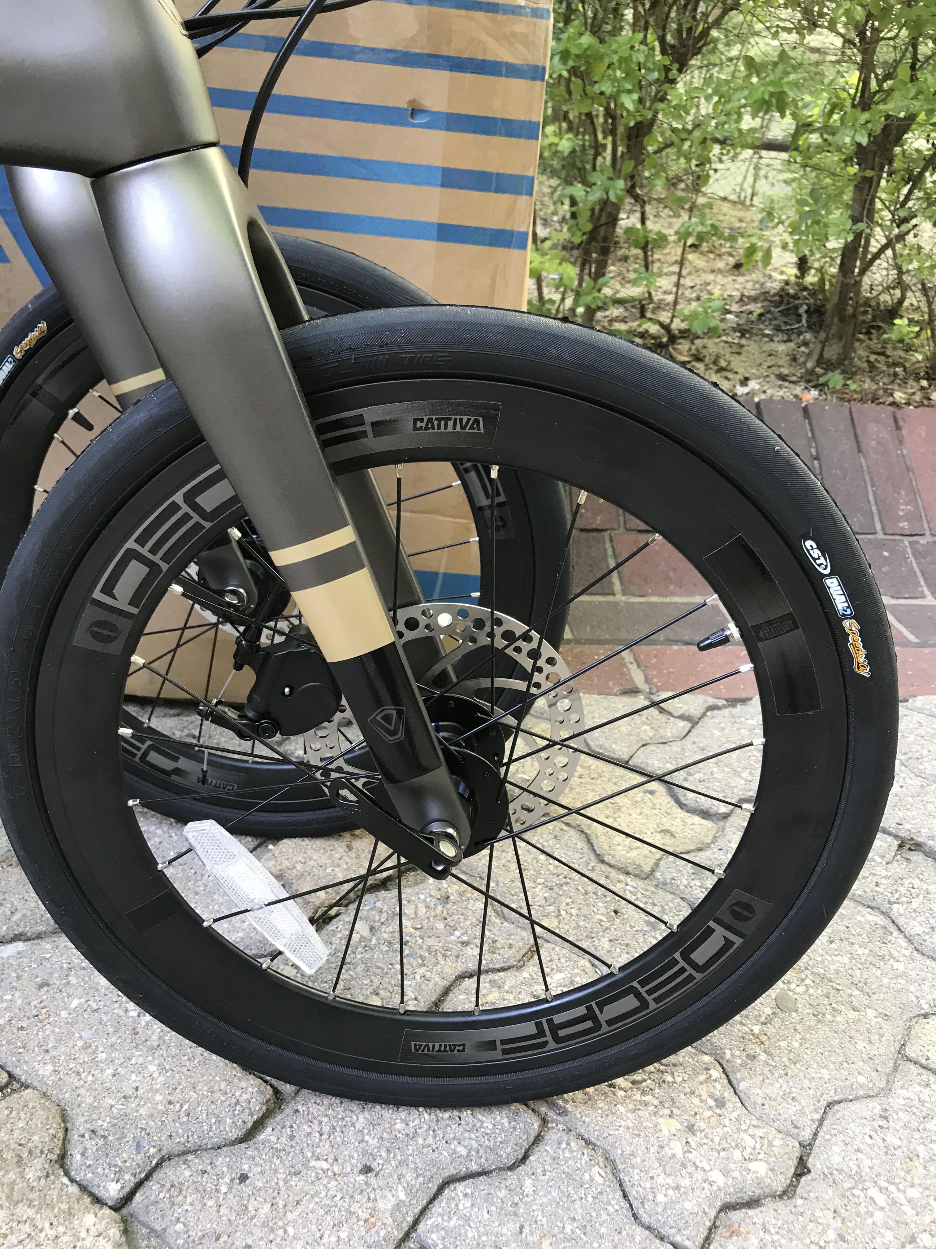 又交收兩部 鈦色 2021 JAVA ARIA 18S M2000變速 20吋 碳纖維 折叠車, 運動產品, 單車及配件, 單車 - Carousell