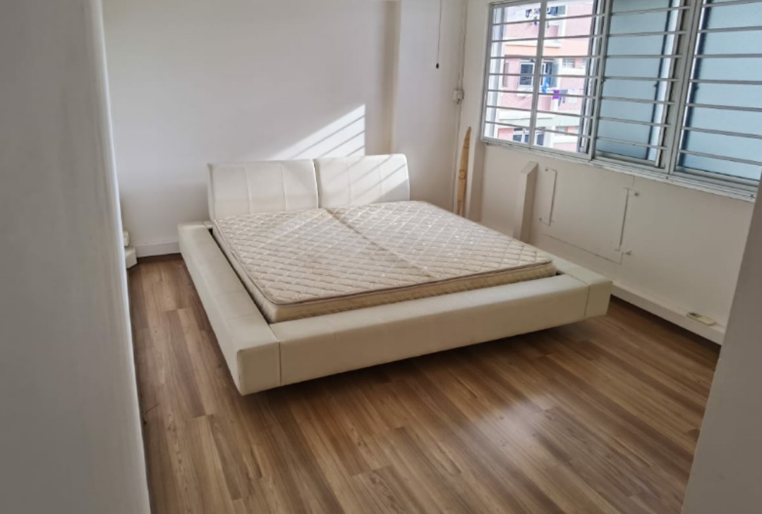 King Bed White Floating Platform By Cellini, Furniture & Home Living ...