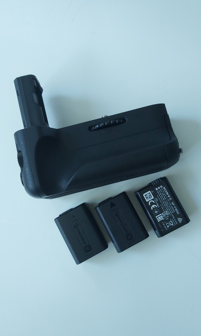 Sony A7ii/A7R2 Battery Grip, Photography, Photography Accessories ...