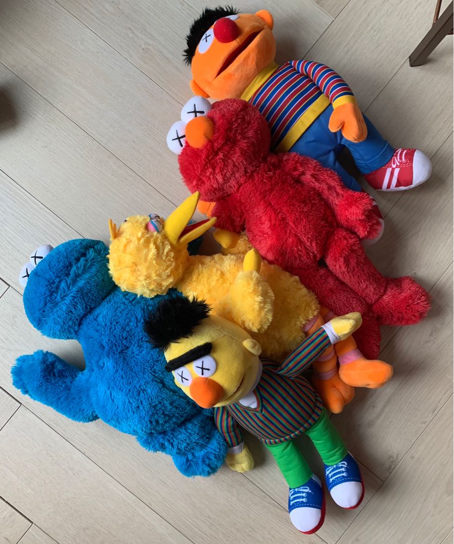 Uniqlo Sesame Street x KAWS plushies, Hobbies & Toys, Toys & Games on ...