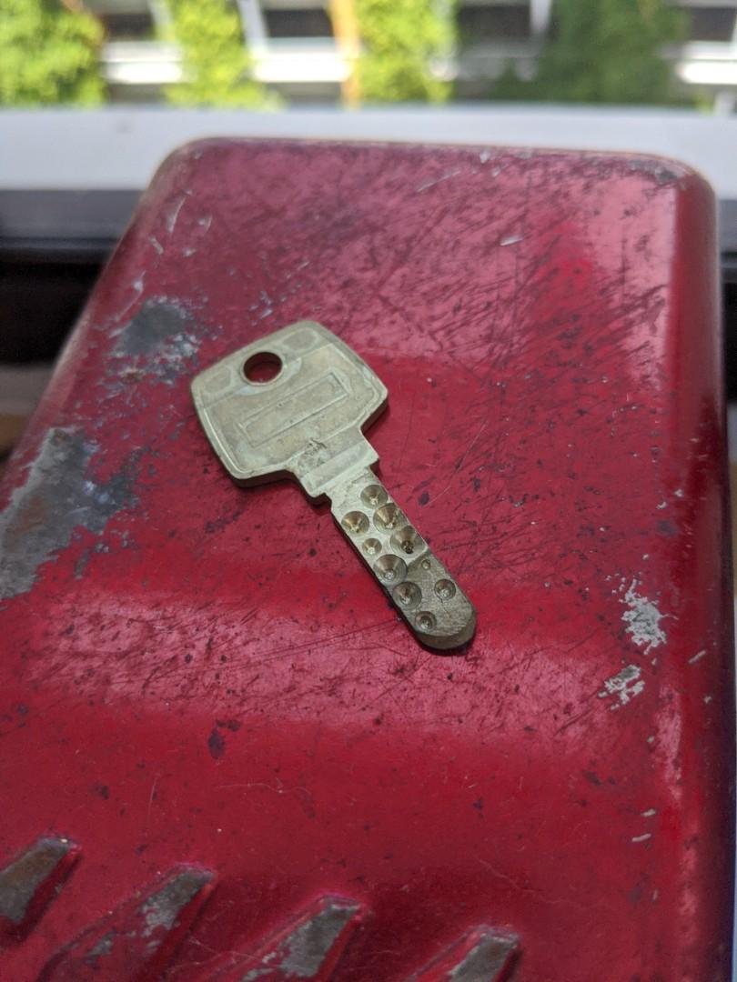 Dimple Key Duplicator/Cutting Machine, Everything Else on Carousell