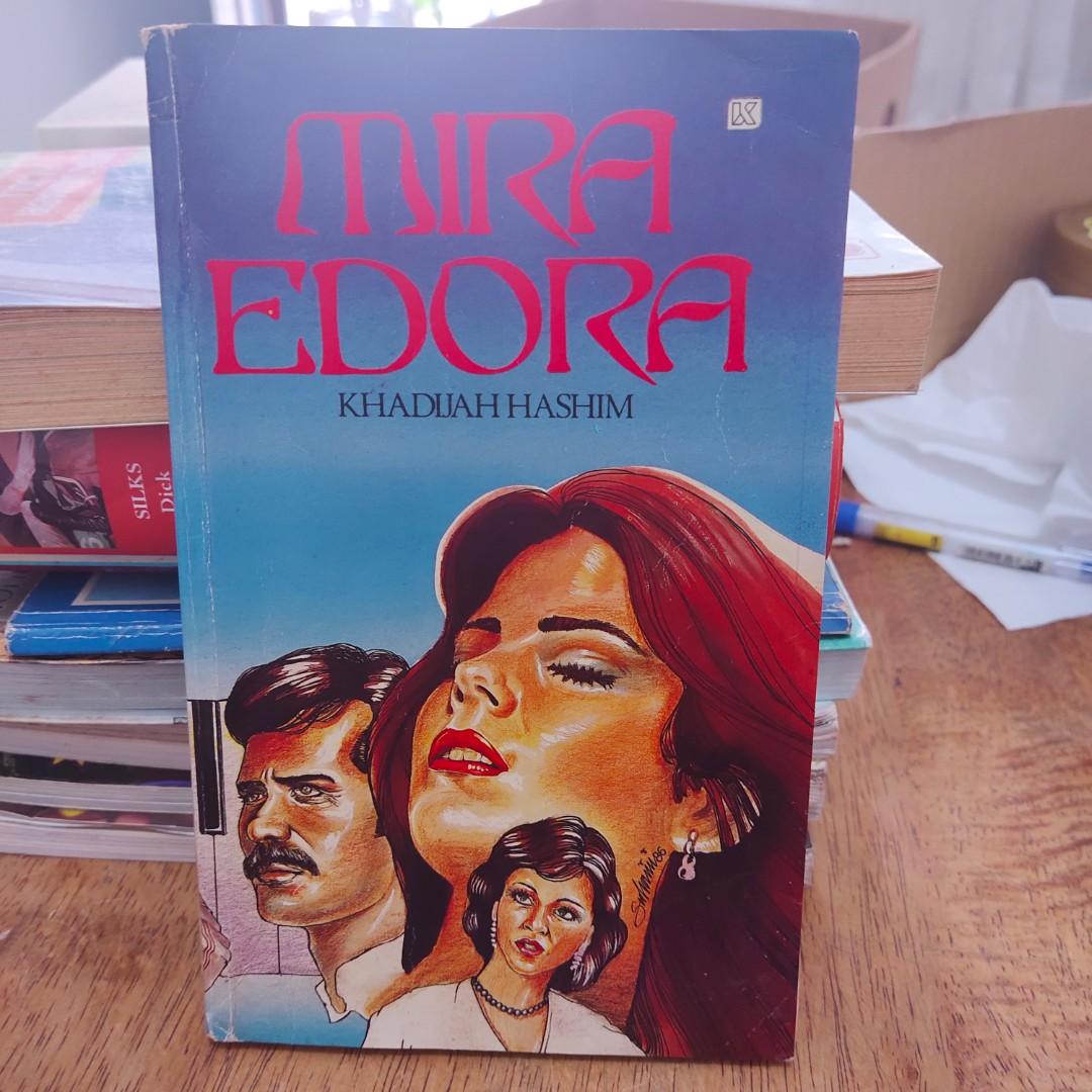 Mira Edora /Khadijah Hashim #31, Hobbies & Toys, Books & Magazines, Comics & Manga on Carousell