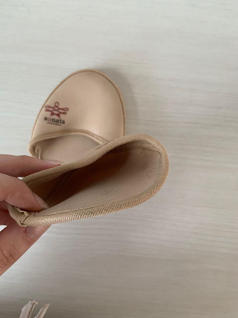 Sonata pointe shoe gel toe pads, Women's Fashion, Footwear, Shoe ...