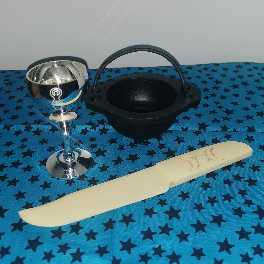 Wiccan Altar Set, Hobbies & Toys, Memorabilia & Collectibles, Religious ...