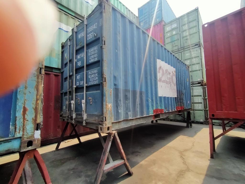 20ft class C container van, Free Items on Carousell