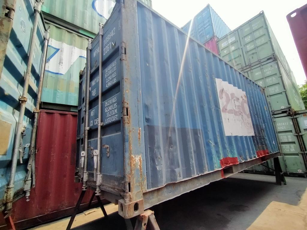 20ft class C container van, Free Items on Carousell