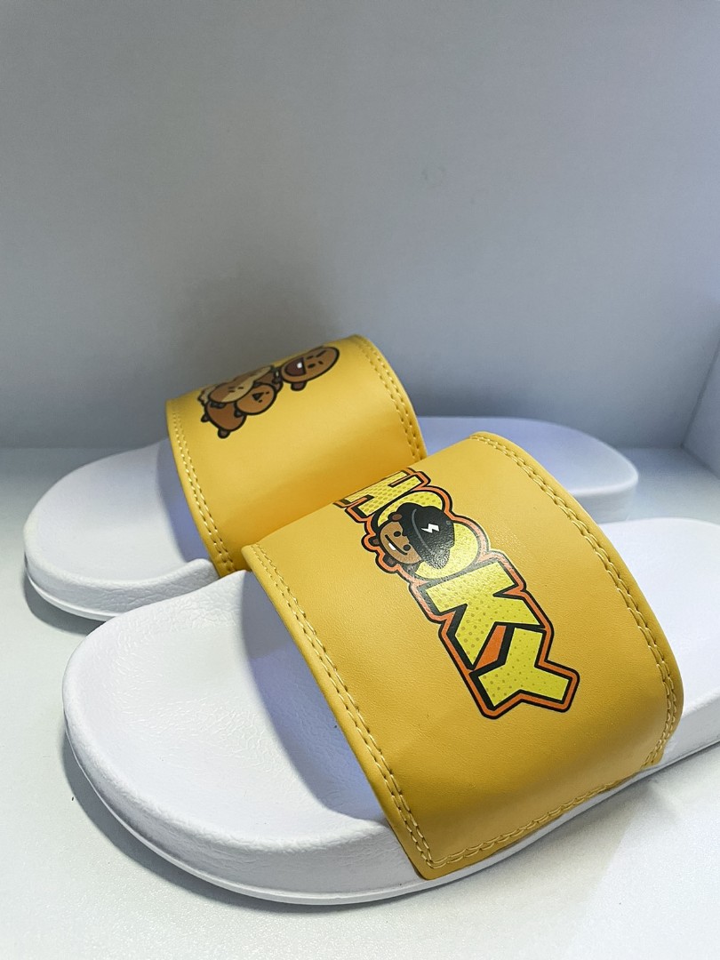 Bt21 shooky slippers (240), Hobbies & Toys, Memorabilia & Collectibles ...