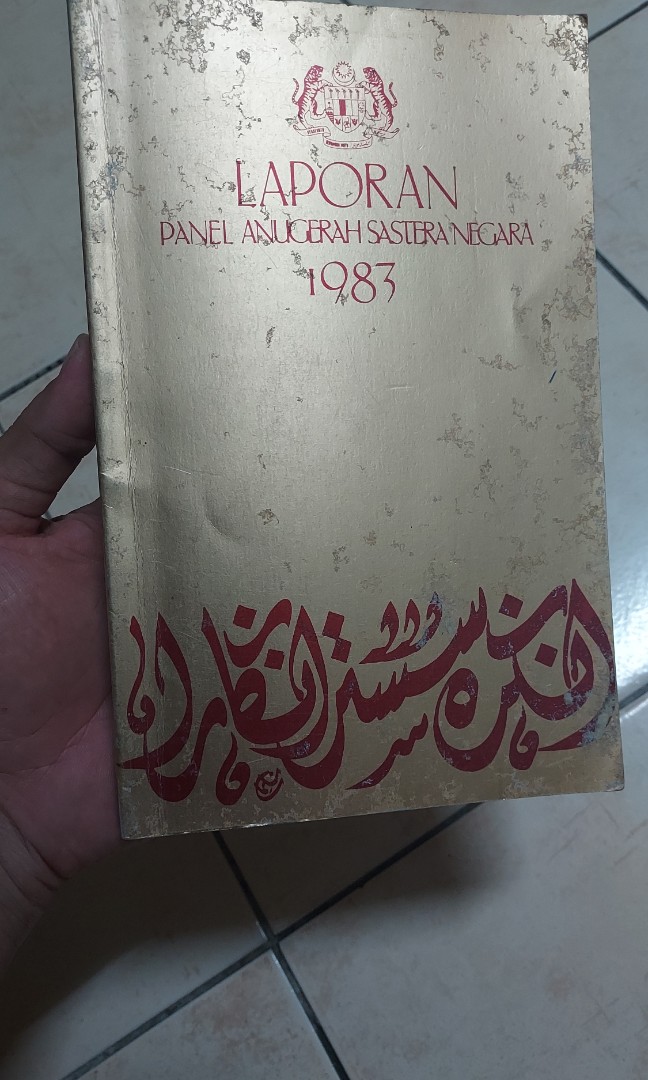 Buku Laporan Panel Anugerah Sastera Negara 1983 beserta tandatangan ...