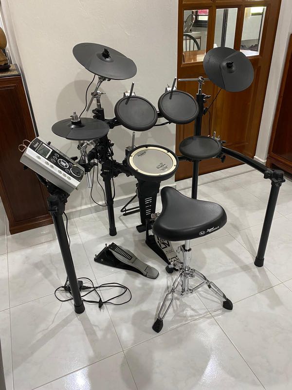 Roland electric drum set, Hobbies & Toys, Music & Media, Musical ...