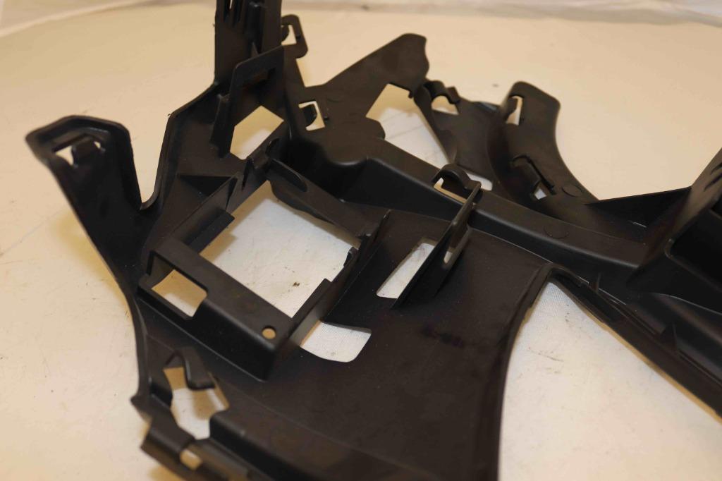 Mercedes S-Class W222 Front Bumper Right Mounting Bracket A2228850321 ...