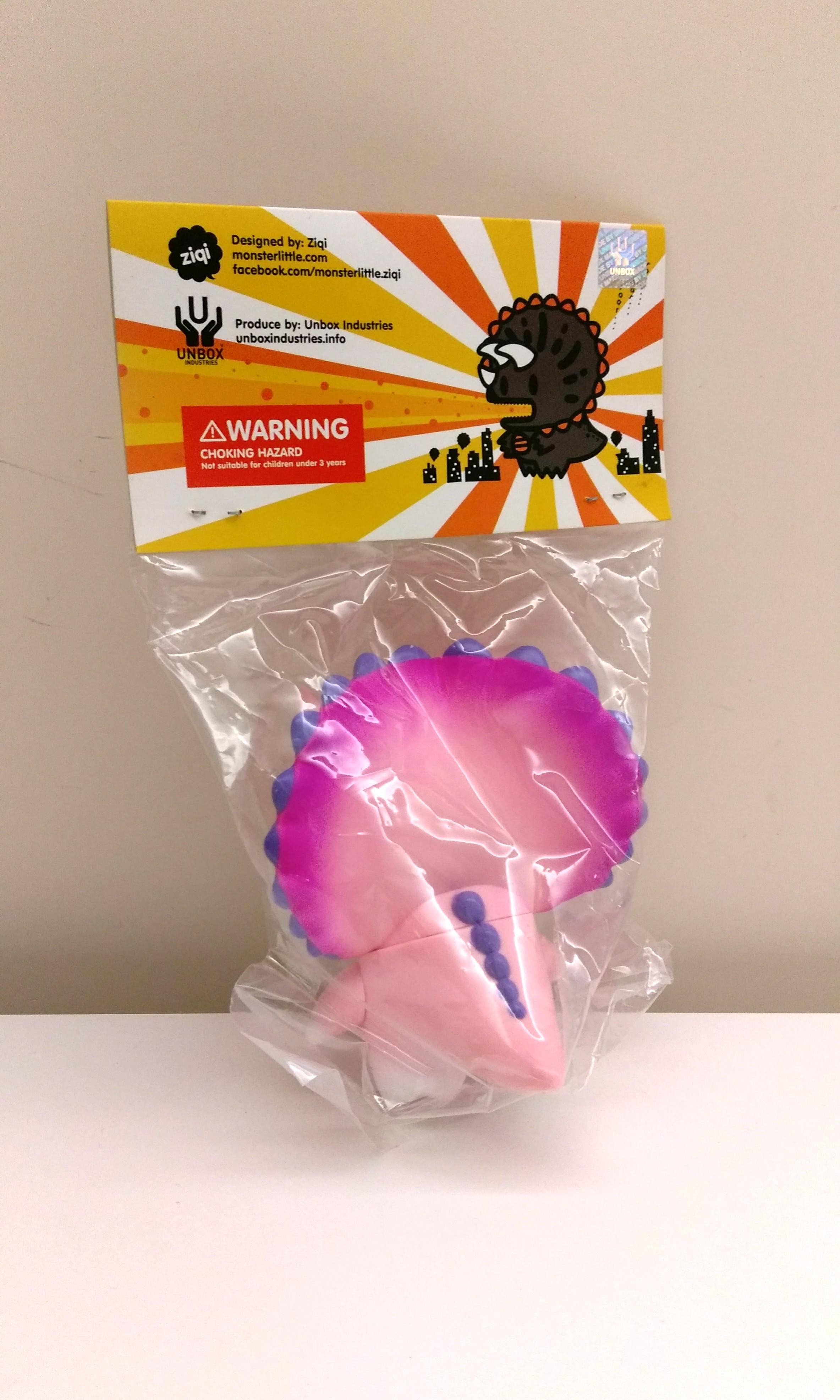 三角恐龍 Ziqi Wu Tridino Dino monster little 怪物小 Unbox 設計師玩具 搪膠 sofubi sofvi Vinyl, 興趣及遊戲, 玩具 & 遊戲類 ...