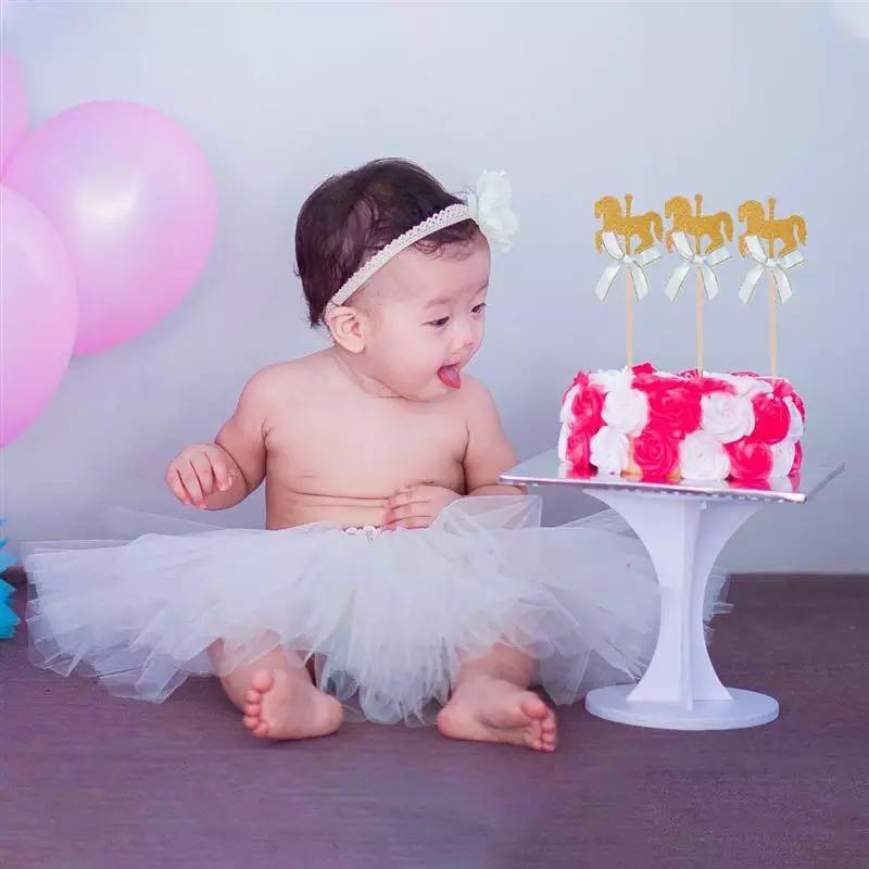 Generic cupcake dessert toppers - carousel unicorn toppers / DIY Crake ...