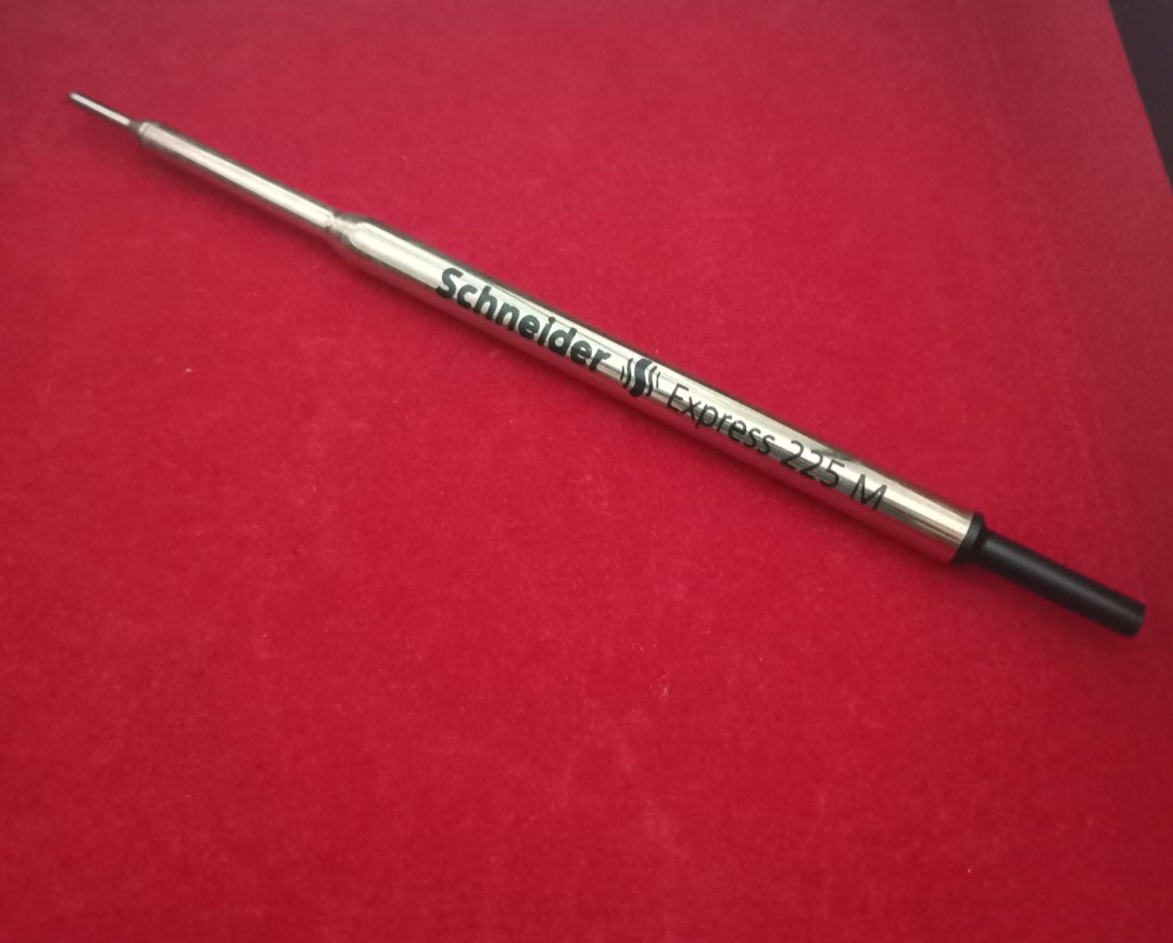 Schneider Express 225 M ballpoint pen refill in ISO G1 format, Hobbies ...