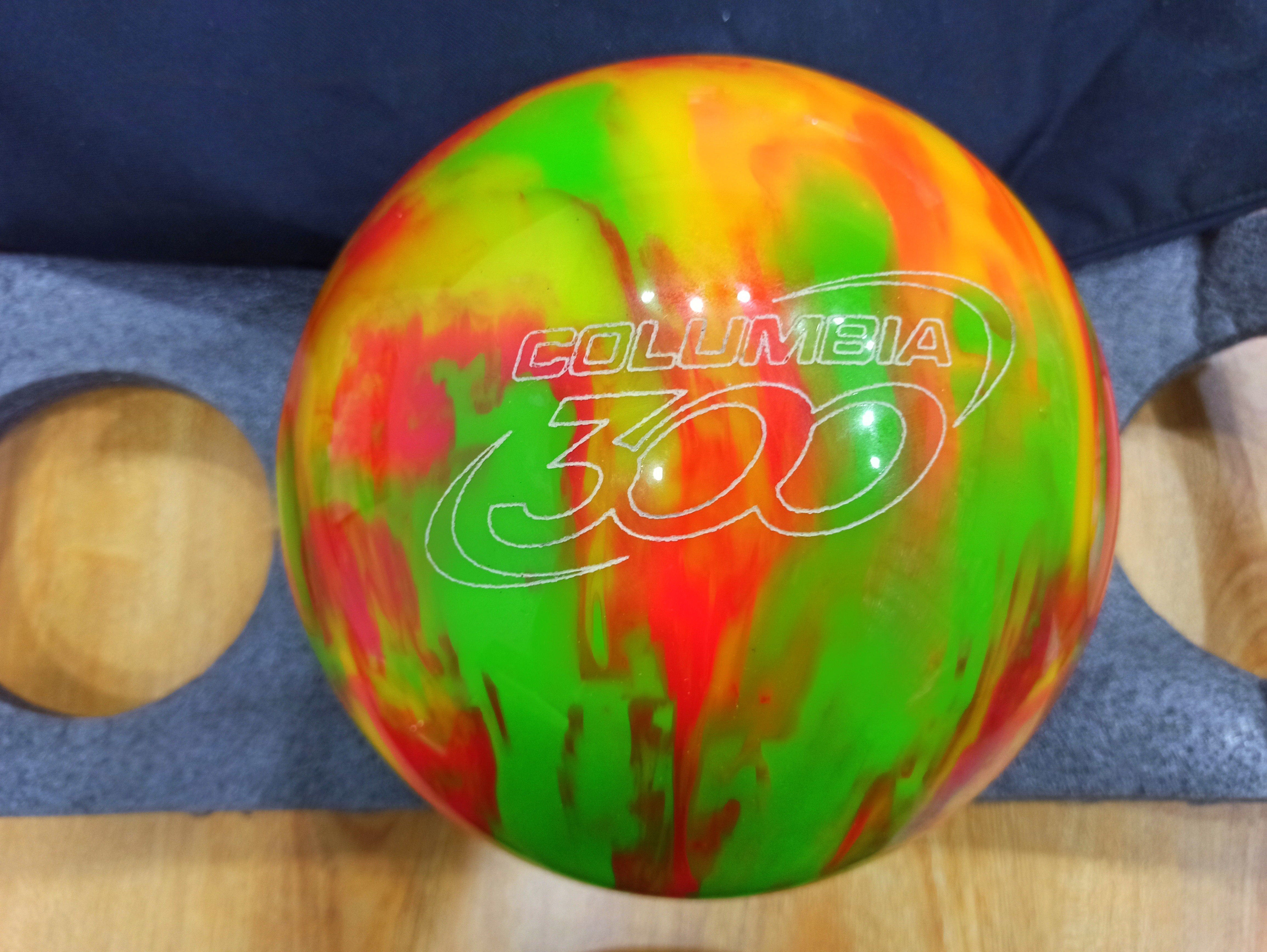 全新Columbia 15磅 WD 靚色保齡球(Spare ball), 運動產品, 運動與體育, 運動與體育 - 球拍和球類運動 ...