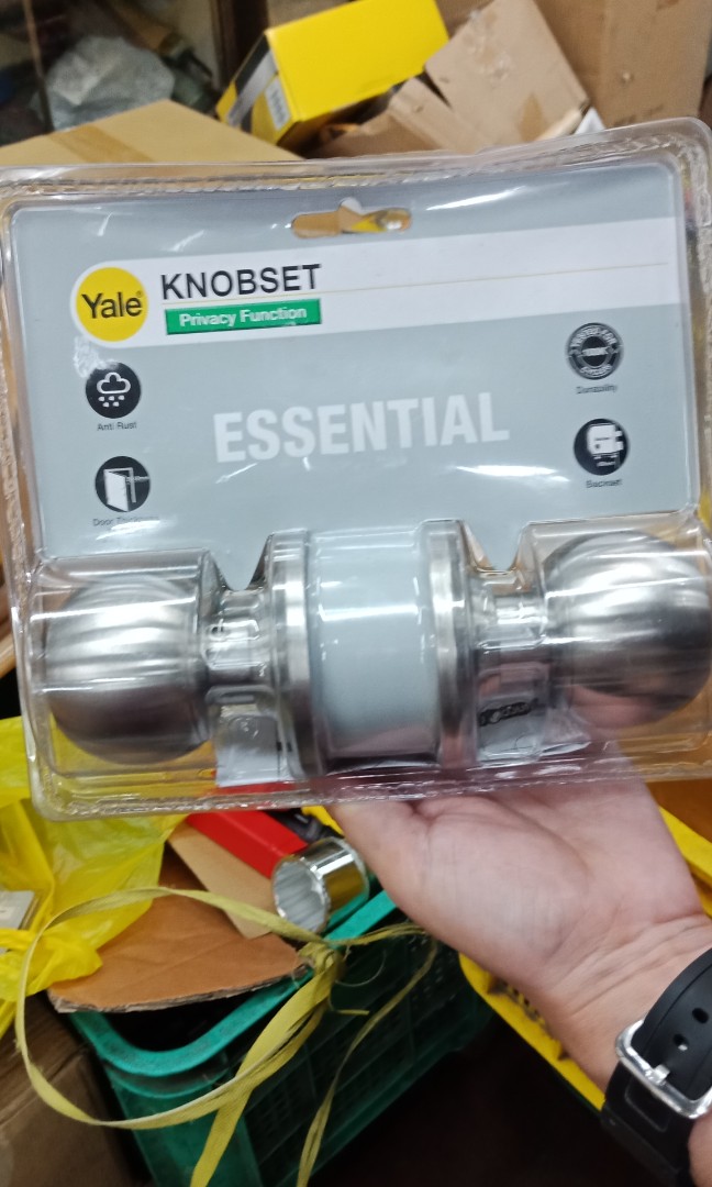 Yale Essential KEYLESS Lockset Door Knob for Bathroom (Privacy) VCA4142 ...