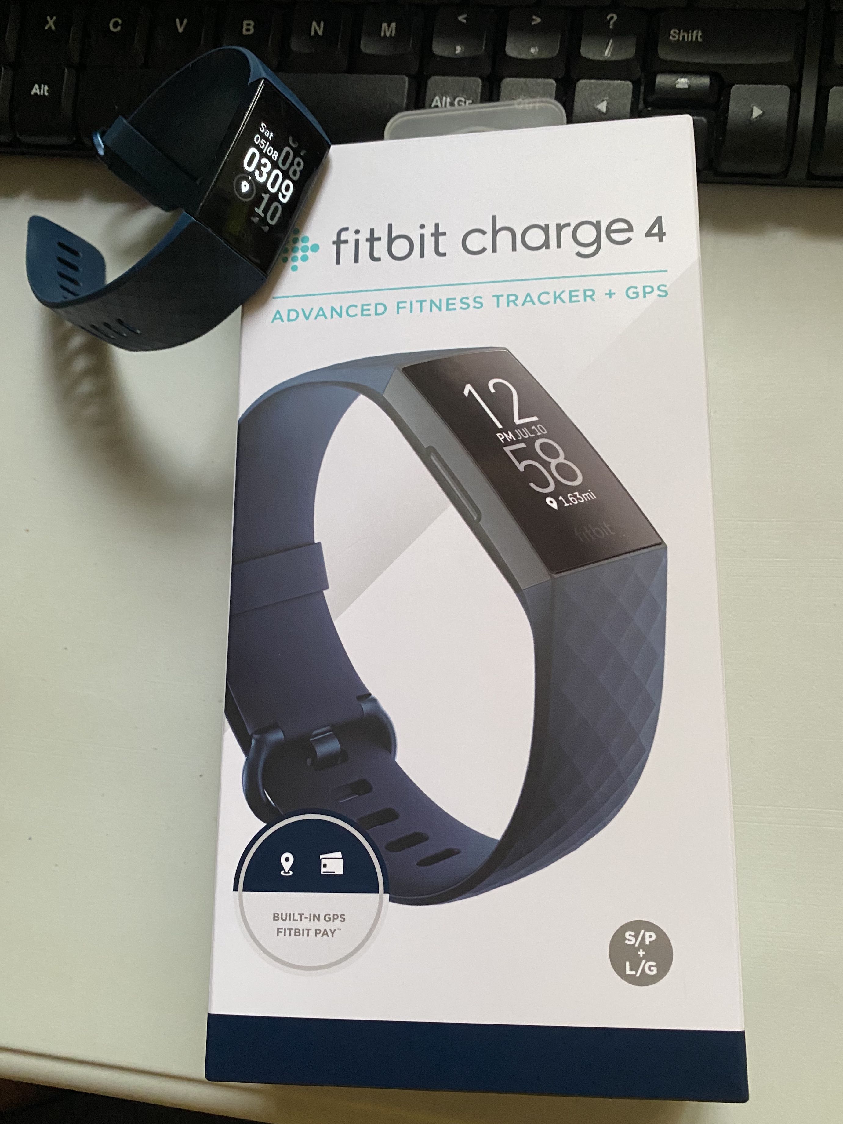 Fitbit Charge 4 with box, Mobile Phones & Gadgets, Wearables & Smart ...