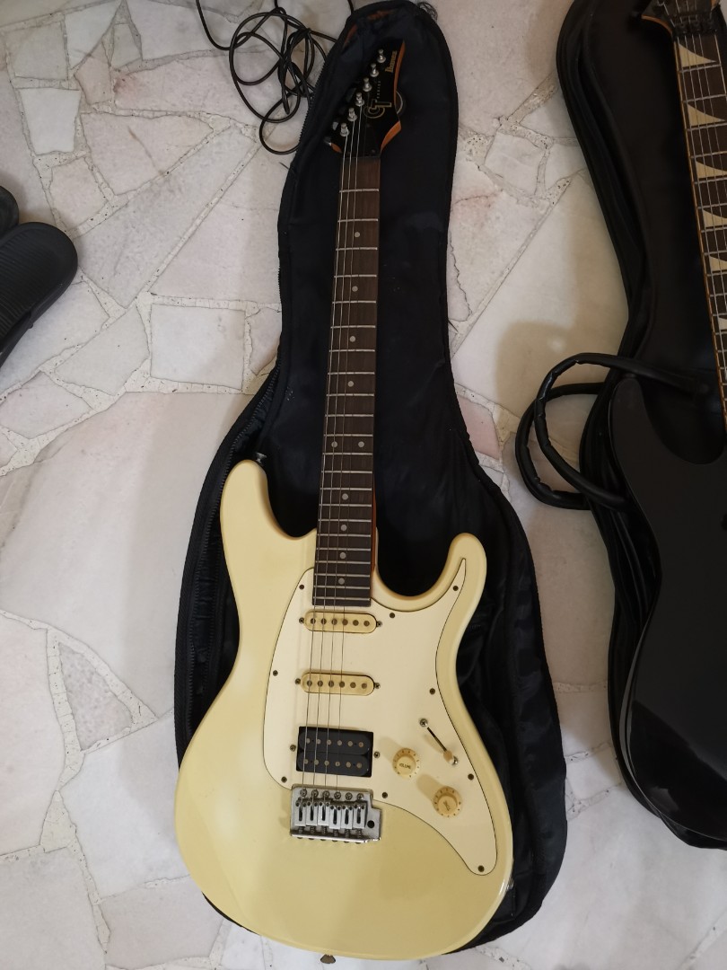 Ibanez and vester Electric Guitar, yamaha amp, Hobbies & Toys, Music ...