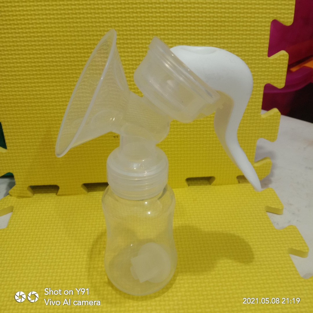 manual pump, Babies & Kids, Maternity Care on Carousell