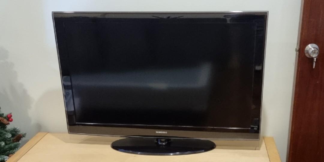 Samsung 46 inch tv, TV & Home Appliances, TV & Entertainment, TV on ...