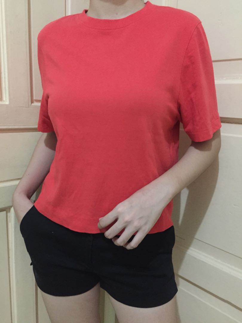 Uniqlo Red Top, Women's Fashion, Tops, Shirts on Carousell