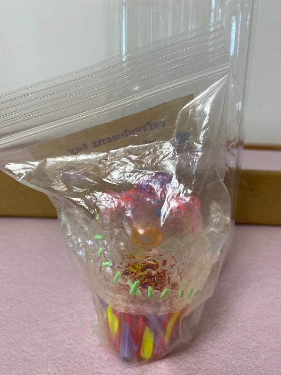 搪膠 Sofubi - Refreshment Toy ZOMBIE CUPCAKE 喪屍, 興趣及遊戲, 玩具 & 遊戲類 - Carousell