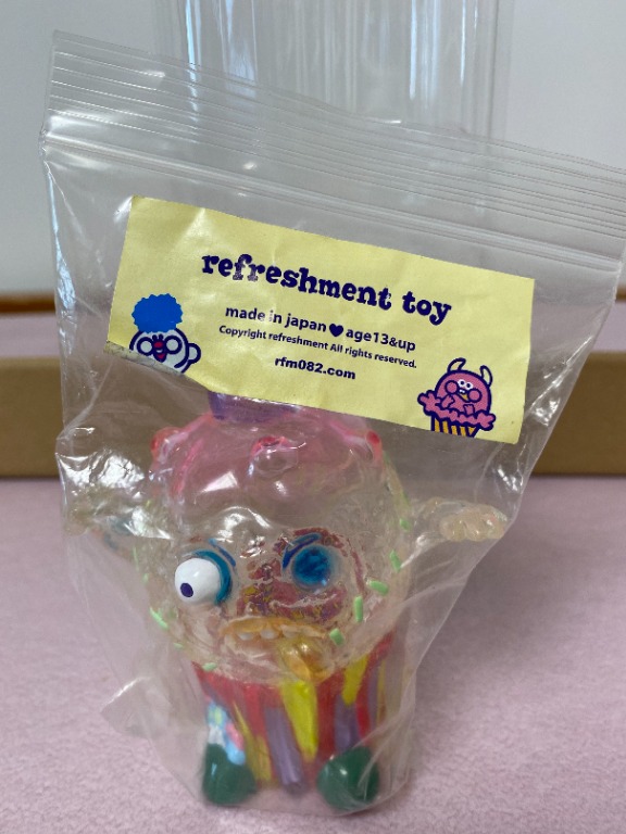 搪膠 Sofubi - Refreshment Toy ZOMBIE CUPCAKE 喪屍, 興趣及遊戲, 玩具 & 遊戲類 - Carousell