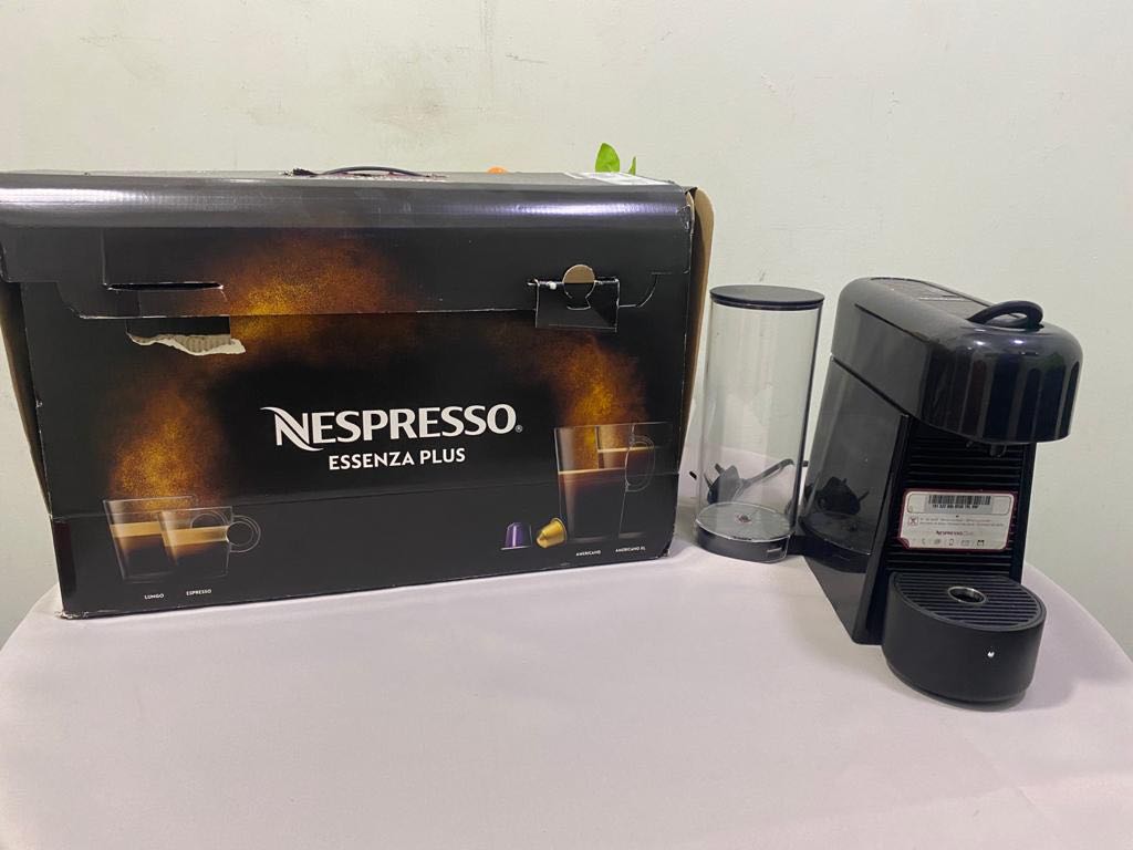 Nespresso Essenza Plus, TV & Home Appliances, Kitchen Appliances ...