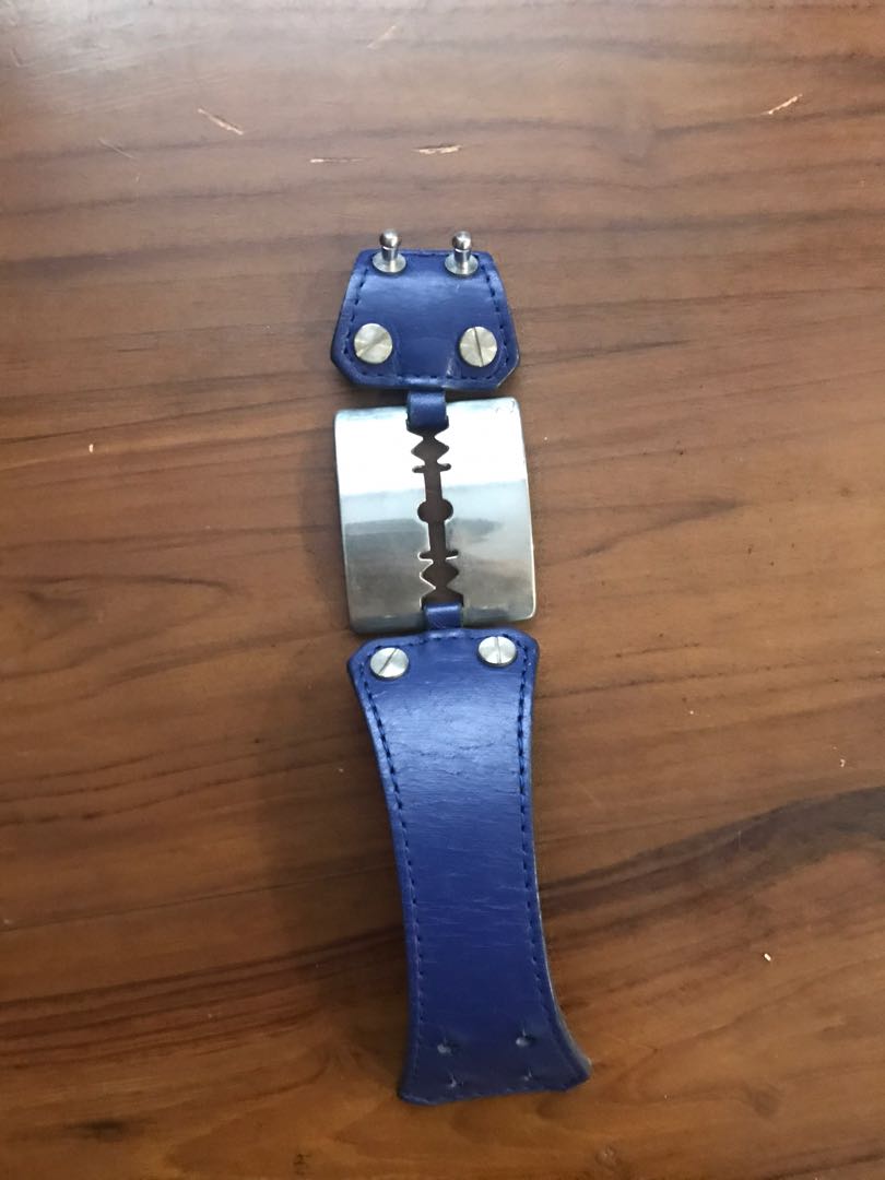 Alexander McQueen razor blade cuff, Everything Else on Carousell