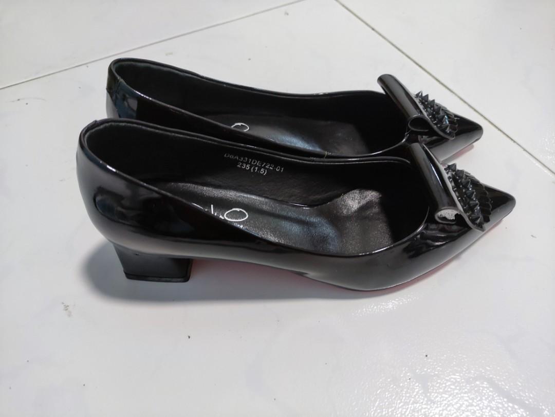 Diduo leather work shoes, Women's Fashion, Footwear, Heels on Carousell