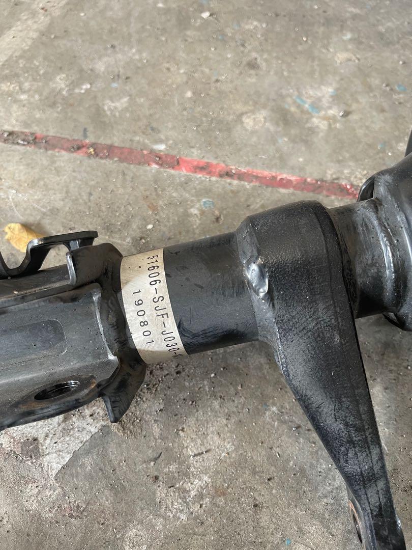 honda edix front shock absorber, Car Accessories, Accessories on Carousell