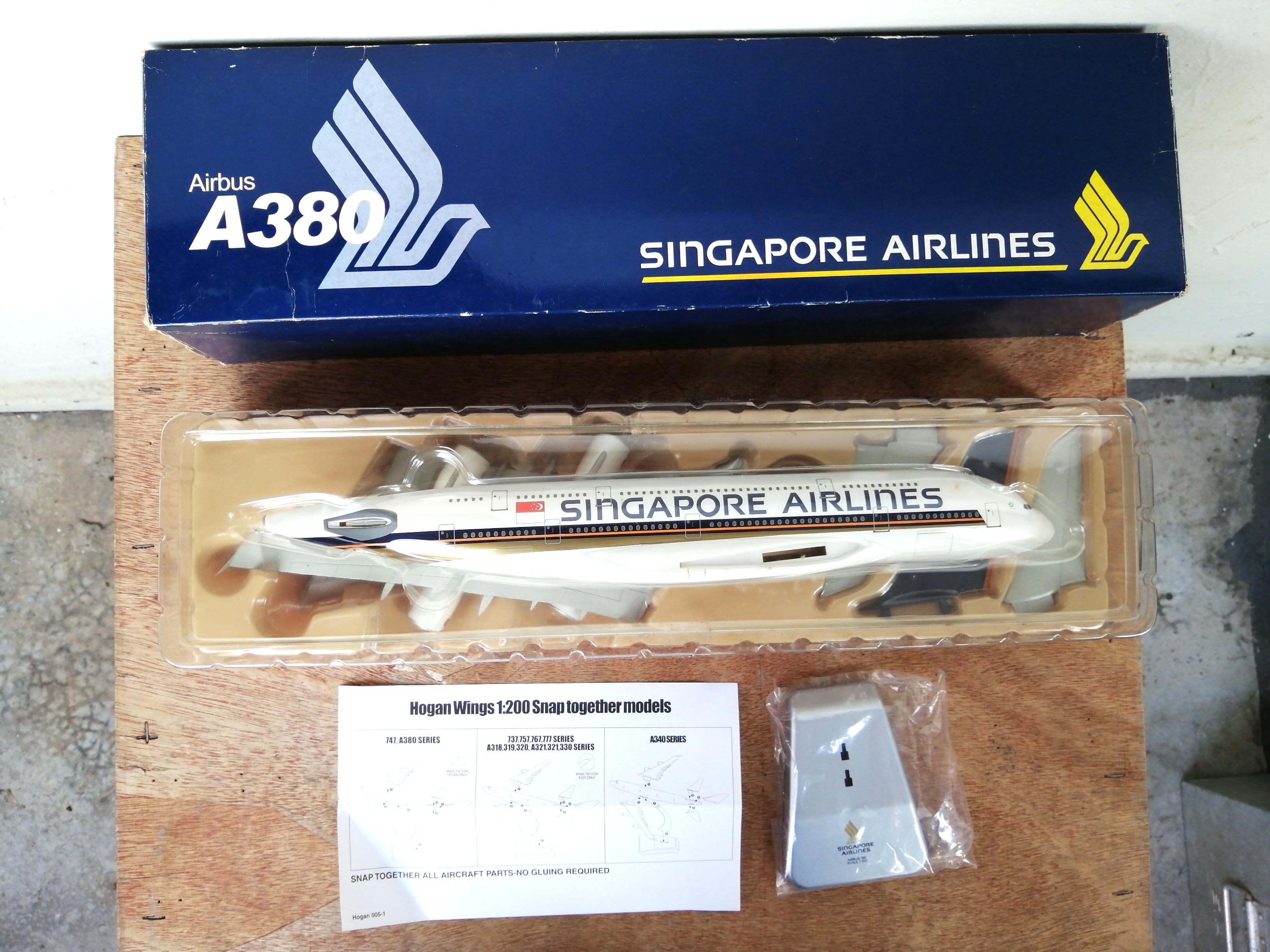 Singapore Airlines SIA SQ Airbus A380 1:200 Scale Model, Hobbies & Toys ...