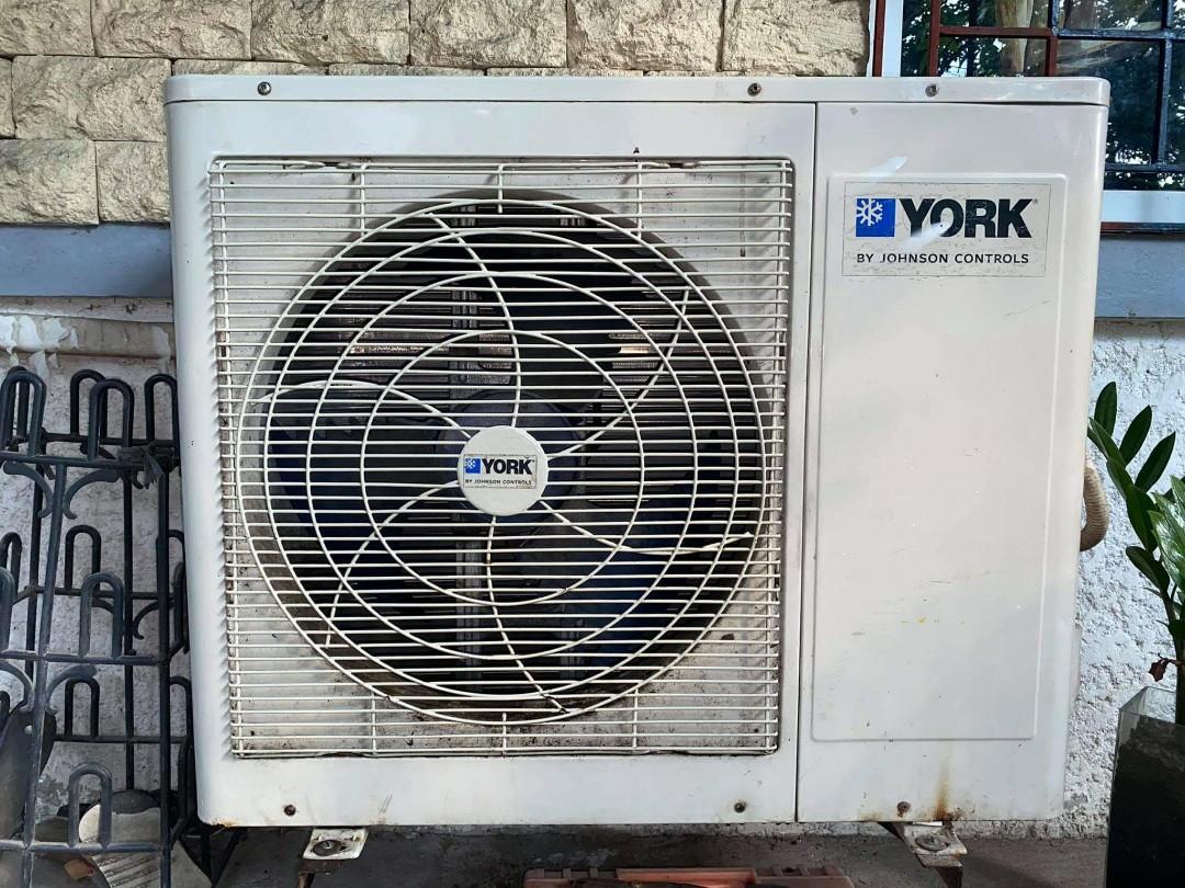 Split type aircon, TV & Home Appliances, Air Conditioning and Heating ...