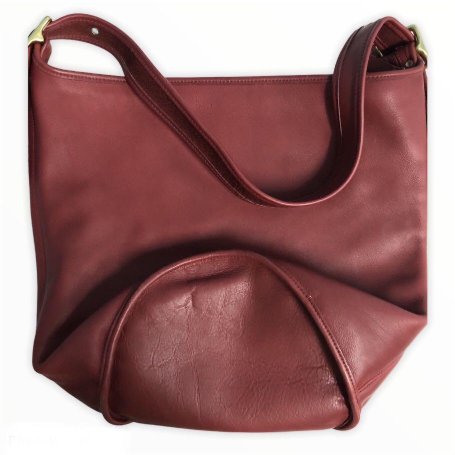 Vintage Coach Duffle Sac in Red, Luxury, Bags & Wallets on Carousell