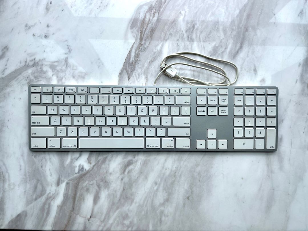 Apple Wired Keyboard With Numeric Keypad Computers And Tech Parts And Accessories Computer