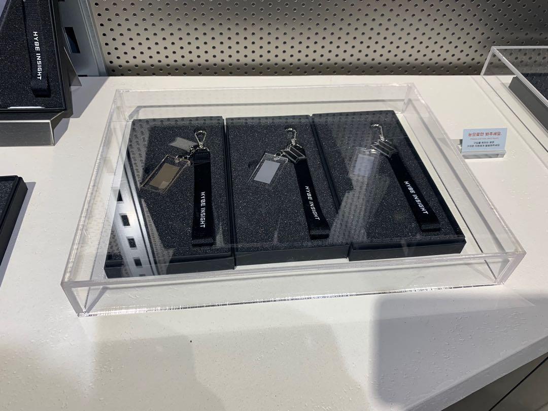 Hybe Insight Museum Upcycling Keyring BTS SEVENTEEN GFRIEND ENHYPEN TXT ...