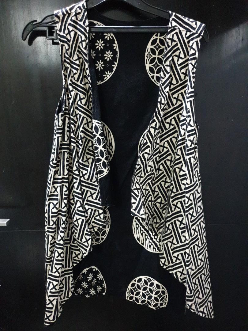 Reverse batik vest, Fesyen Wanita, Pakaian Wanita, Baju Luaran di Carousell
