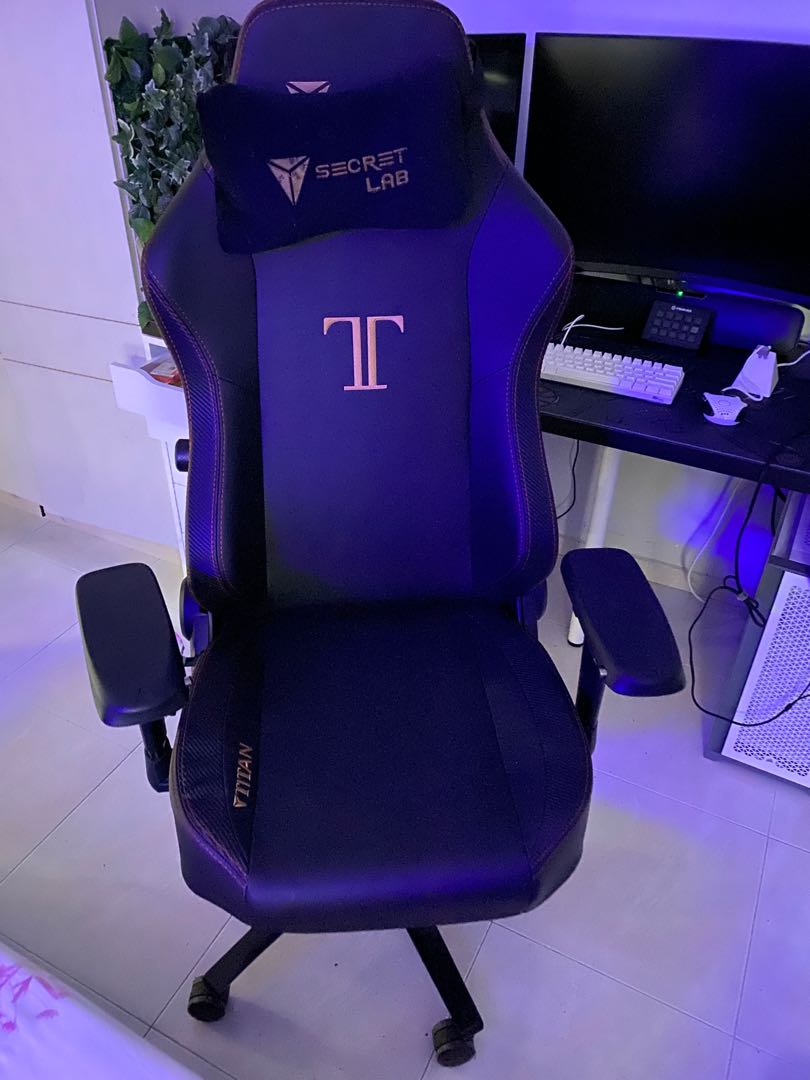 Secretlab Titan Gaming Chair 2018, Furniture & Home Living, Furniture ...