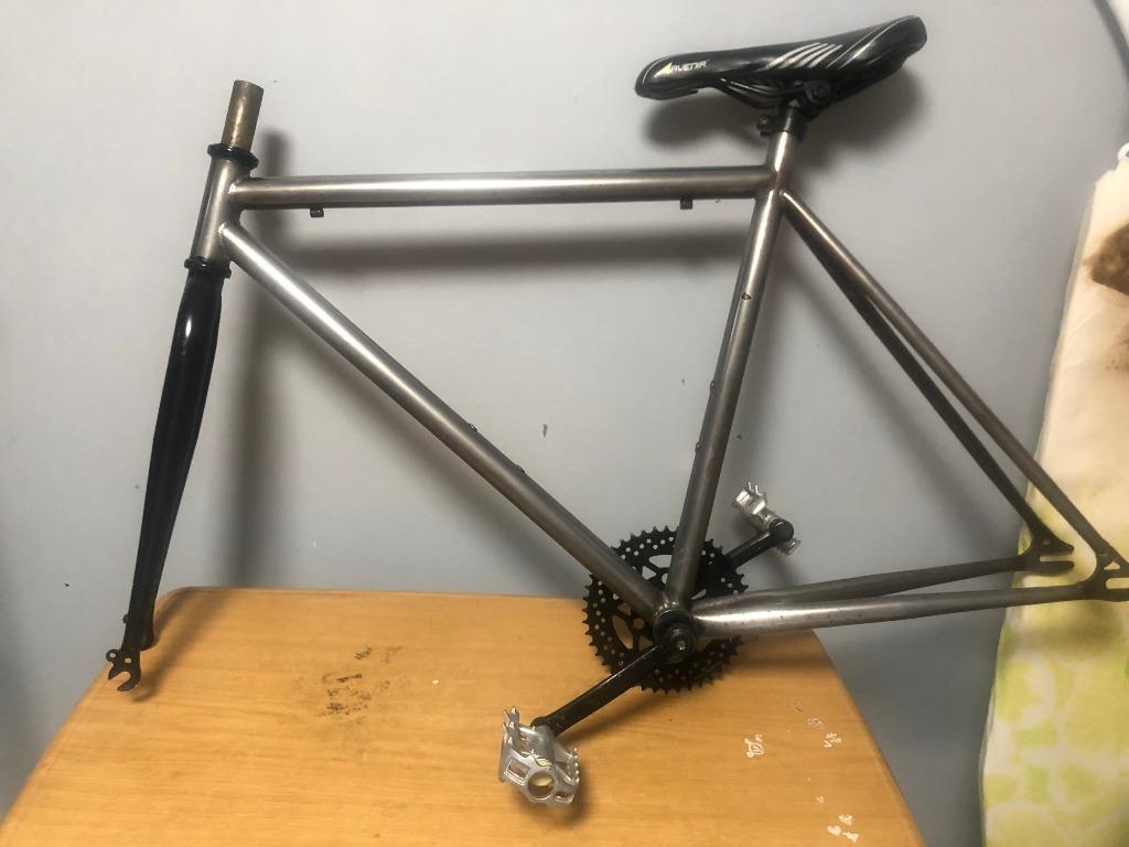 Brandless Fixie Frame price reduced, Sports Equipment, Bicycles & Parts ...