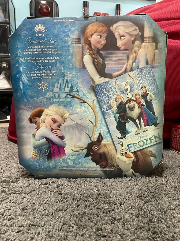 Disney Signature Collection Frozen, Hobbies & Toys, Memorabilia ...