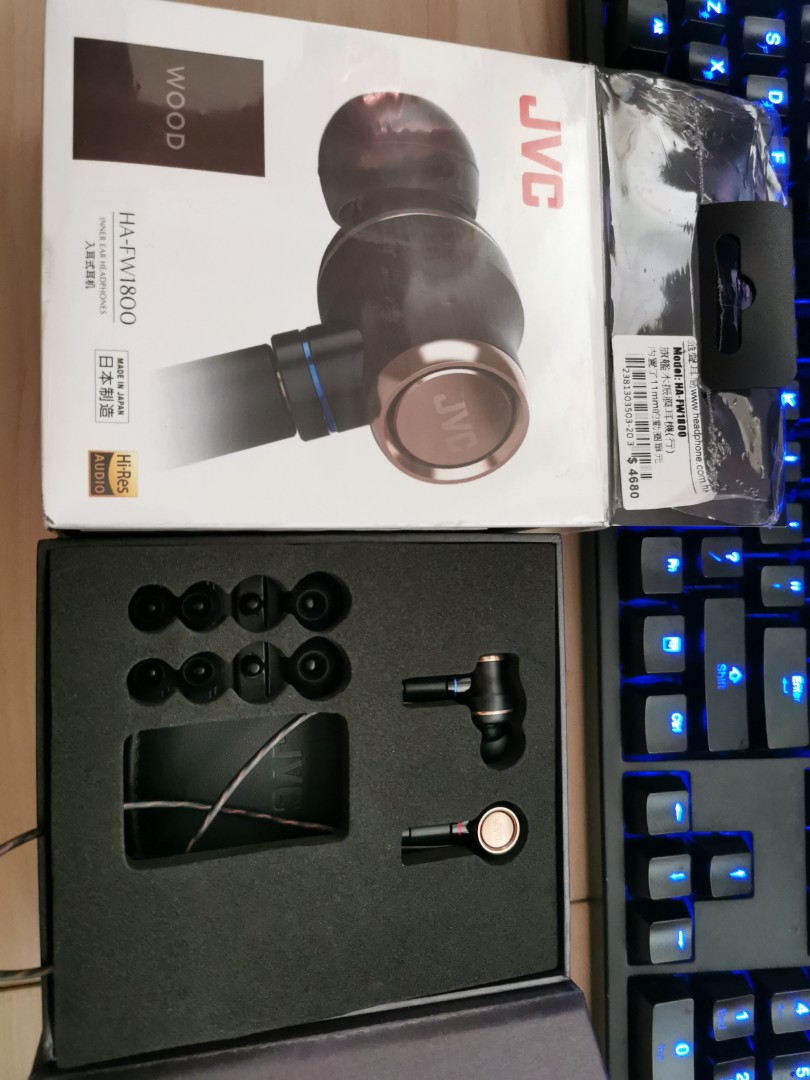 jvc fw1800 木振膜 旗艦耳機 原單原盒 幾乎全新, 音響器材, 可攜式音響設備 - Carousell