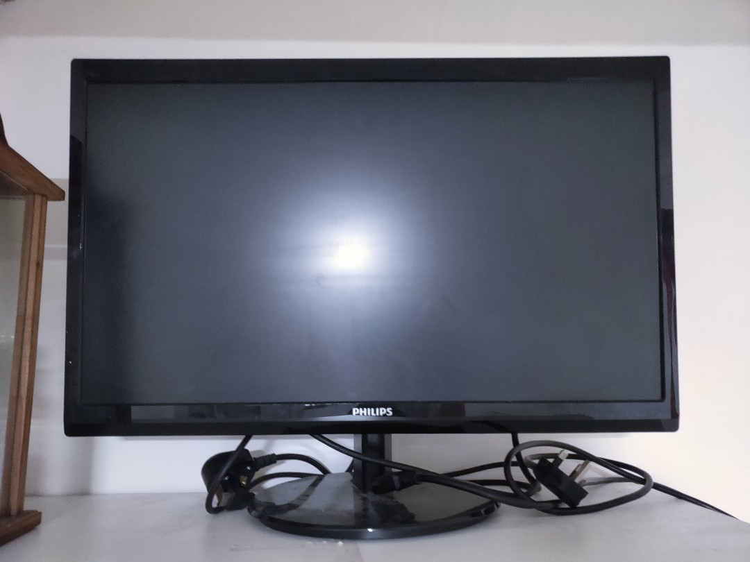 Philips 24 inch monitor 246v5lhab/69, Computers & Tech, Parts ...