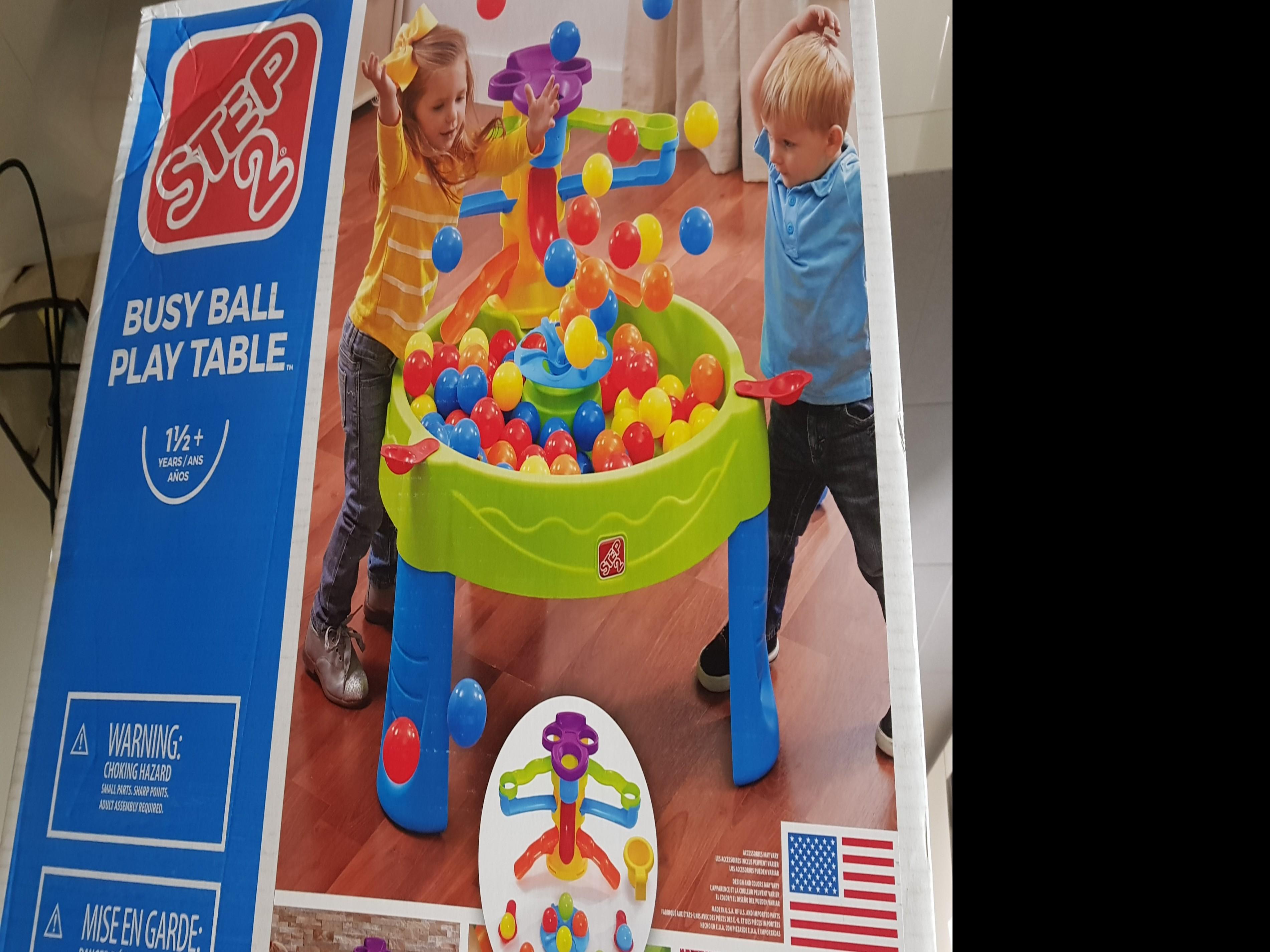 Step 2 busy ball play table, Hobbies & Toys, Toys & Games on Carousell