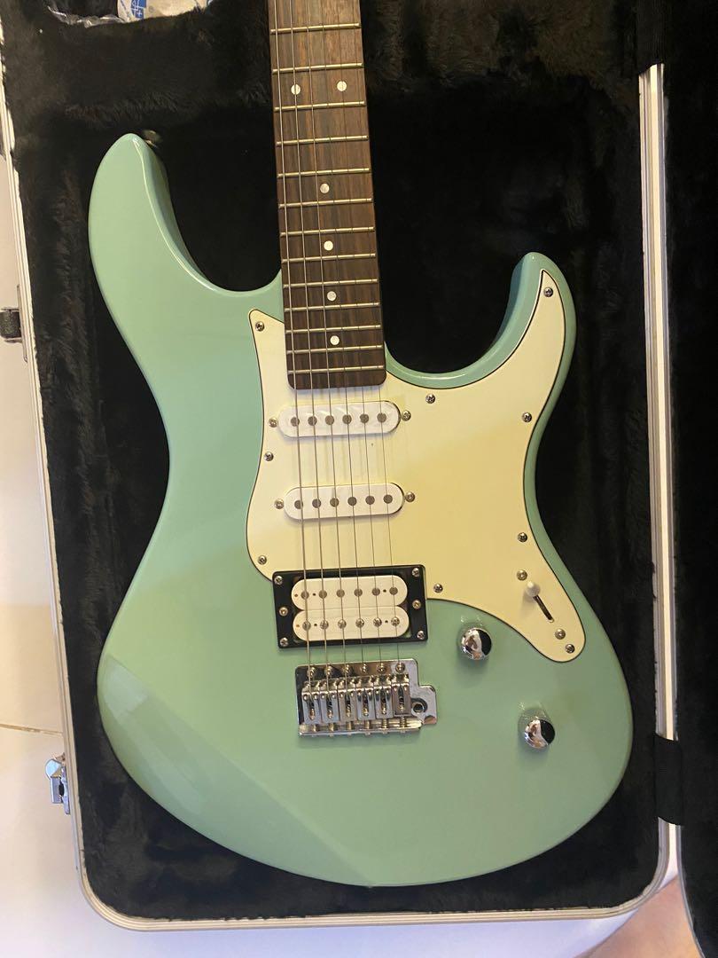 Yamaha Pacifica 112V Electric Guitar, Hobbies & Toys, Music & Media ...