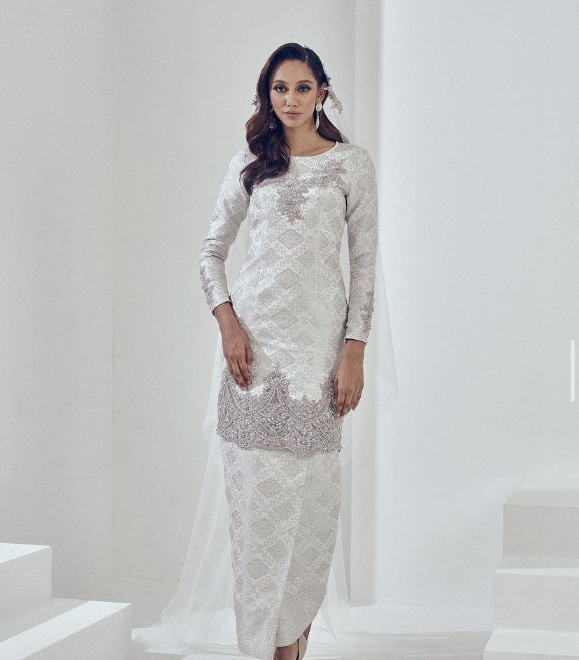 AINAHARIZ Baju kurung songket (nikah/tunang), Women's Fashion, Muslimah ...