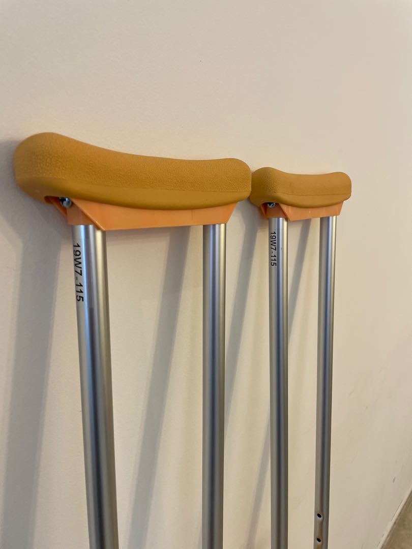 NEW Aluminium Shoulder Crutches | Large, Health & Nutrition, Assistive ...
