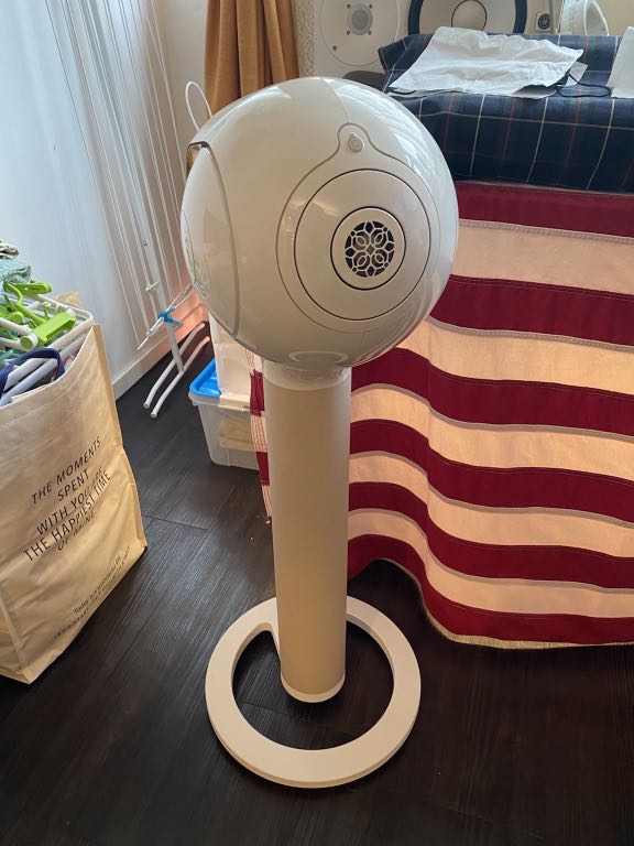 Devialet Phantom Gold with Tree in pair, 手提電話, 智能穿戴裝置及智能手錶 - Carousell