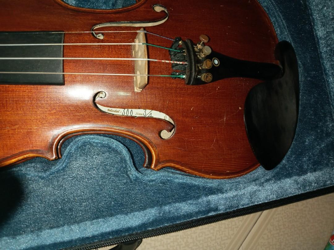 Eurostring 300 violin (size 3/4), Hobbies & Toys, Music & Media ...