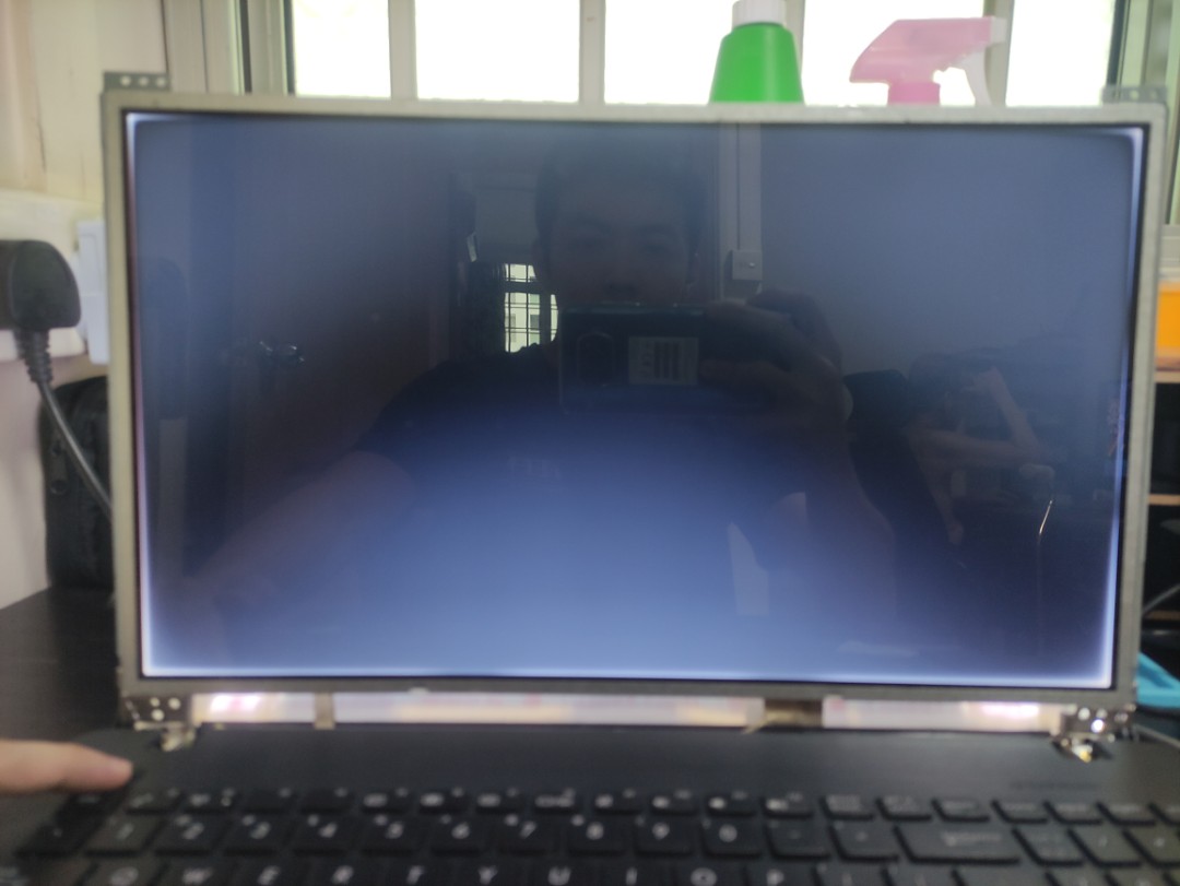 LCD screen with white corners, Computers & Tech, Parts & Accessories ...