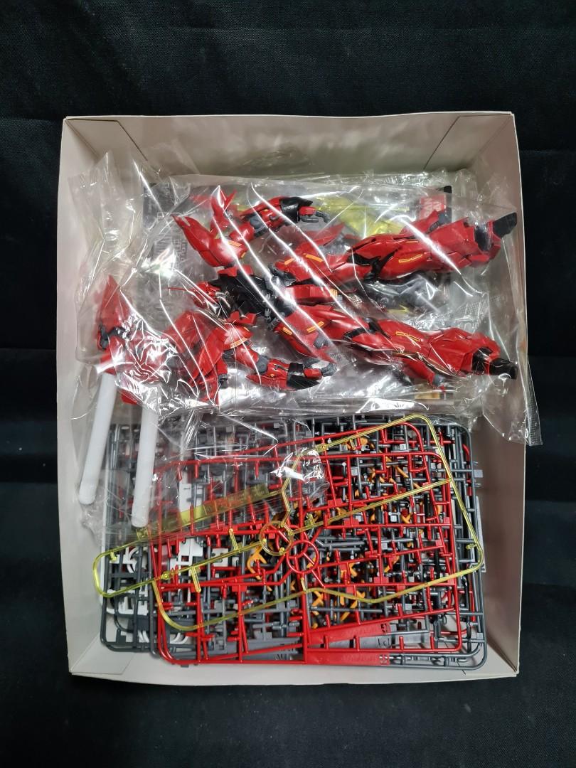 BANDAI GUNDAM GUNPLA MASTER GRADE, Hobbies & Toys, Toys & Games on ...