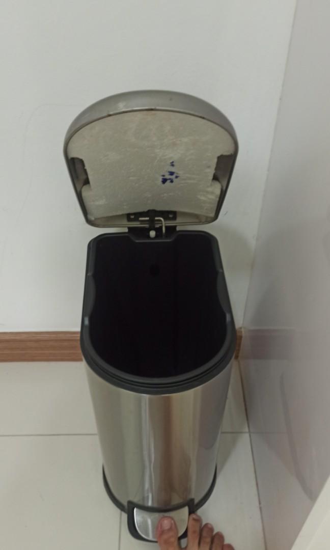 Dustbin w soft closing, Furniture & Home Living, Cleaning & Homecare ...